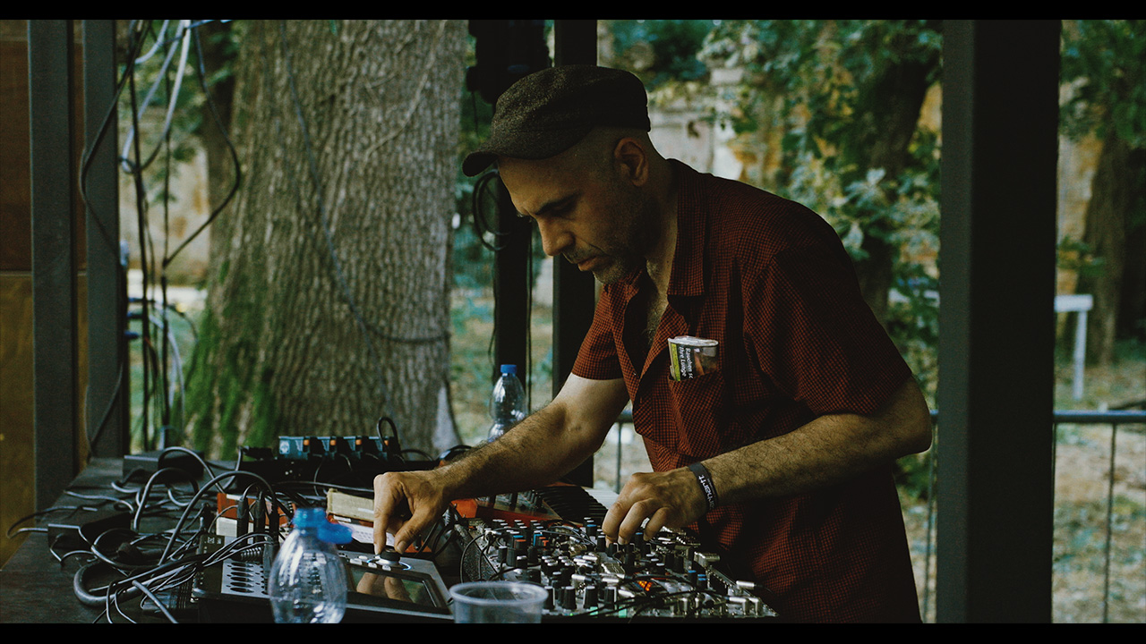 RASHAD BECKER - TERRAFORMA | URSSS | mistake television