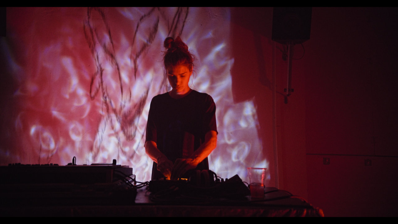 ELVIN BRANDHI (Freya Edmondes) @ C3 | URSSS | mistake television